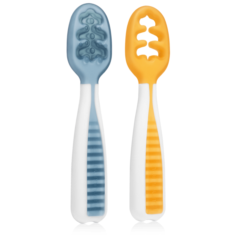 Cuillère bébé : bien la choisir. Laquelle ? Comment ? Quand ? 👶🏻🥄